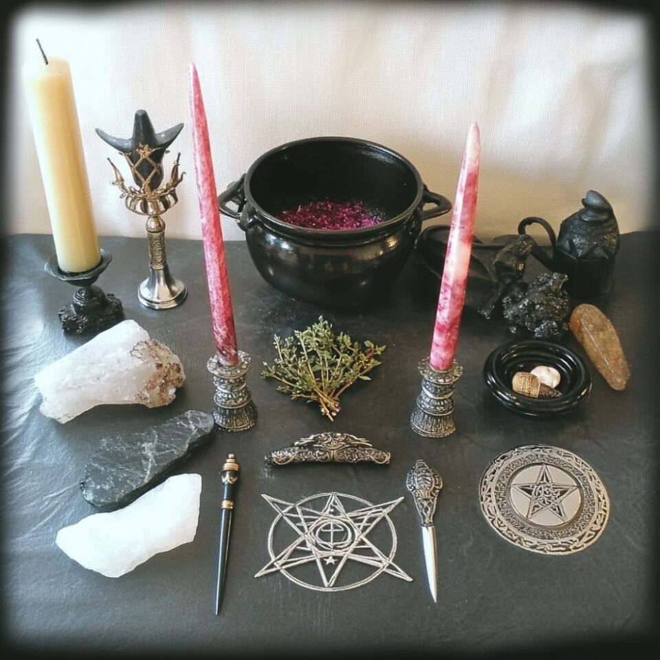 13 Must-Have Altar Items for Witchcraft!