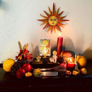 15 Sacred Symbols for Your Lammas Altar in 2025