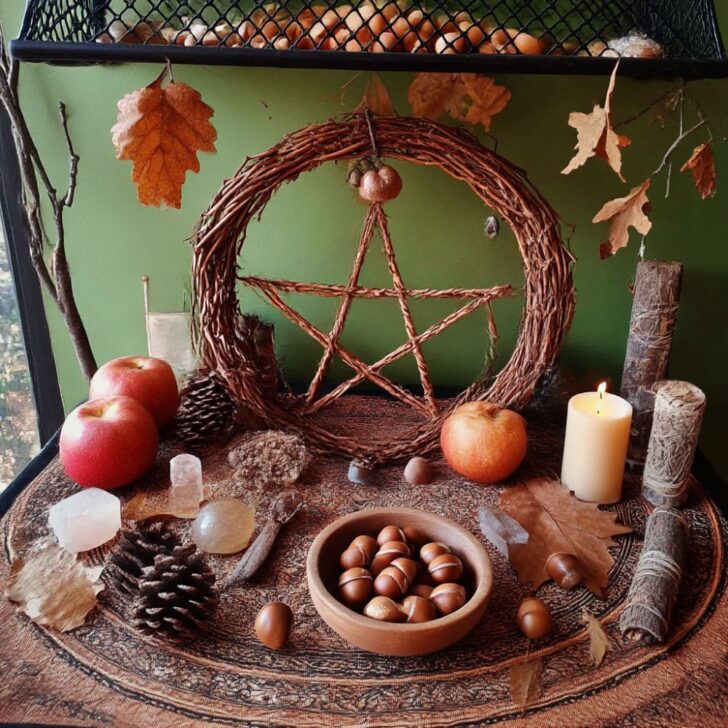 9 Sacred Symbols for Your Mabon Altar in 2025