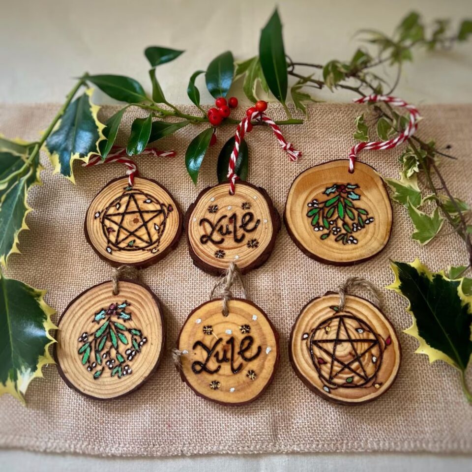 13 Yule Decorations for a Traditional Witchy Home