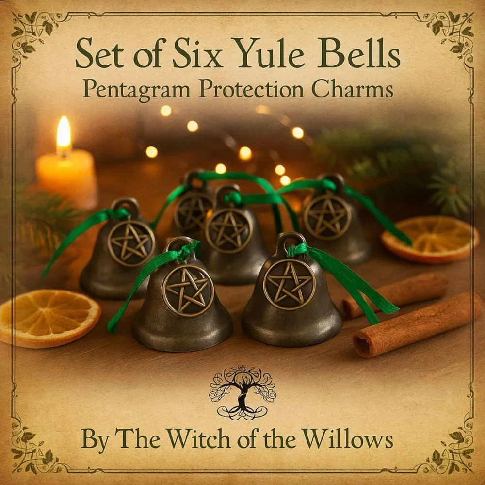 13 Yule Decorations for a Traditional Witchy Home